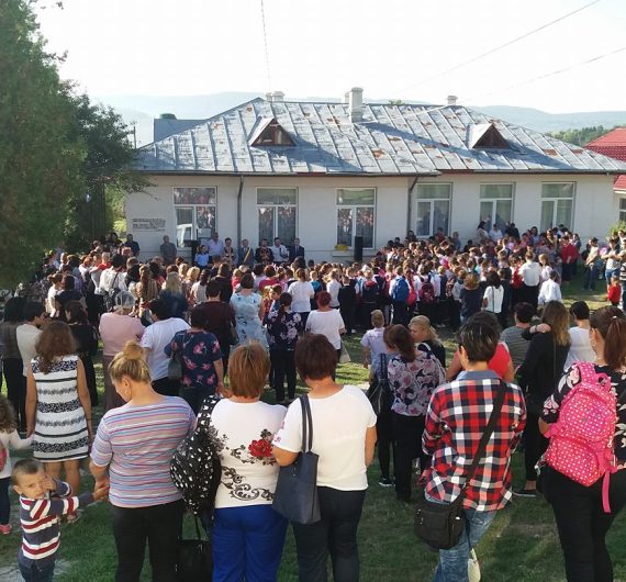 Despre noi - Scoala Gimnaziala "Mihai Eminescu" Laza